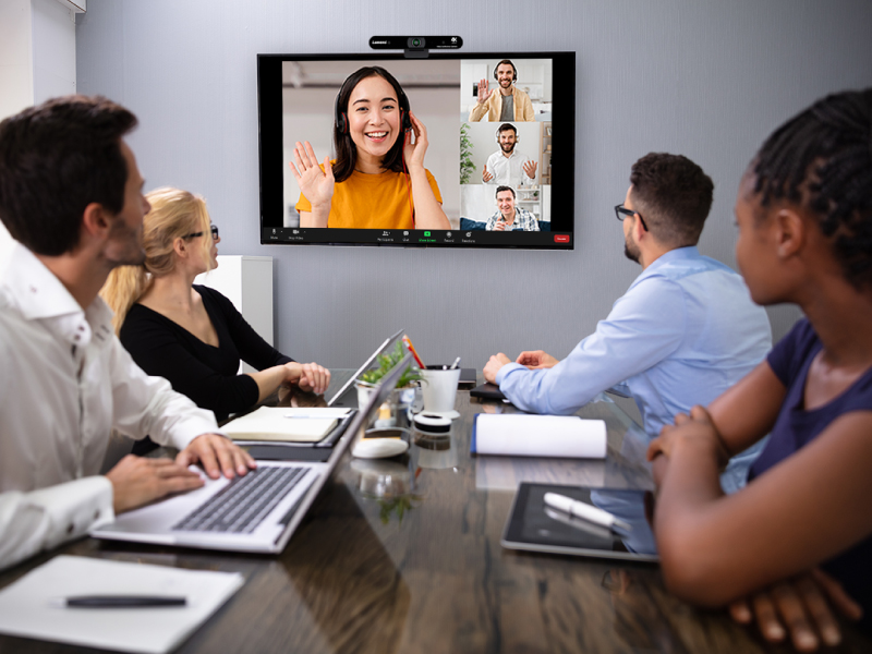 Guide to Choosing the Right Display Solution for Zoom Rooms